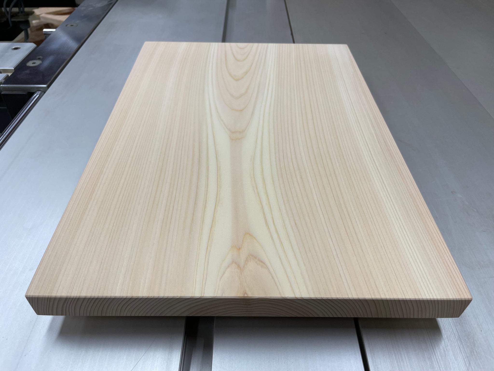 HINOKI Cutting board M size（Japanese Cypress） – Hanabusa